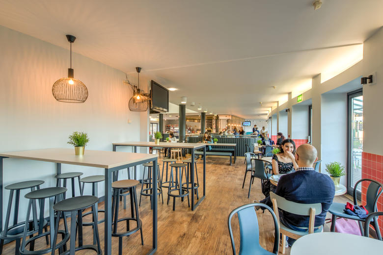 Cafe and Bar | The University Club