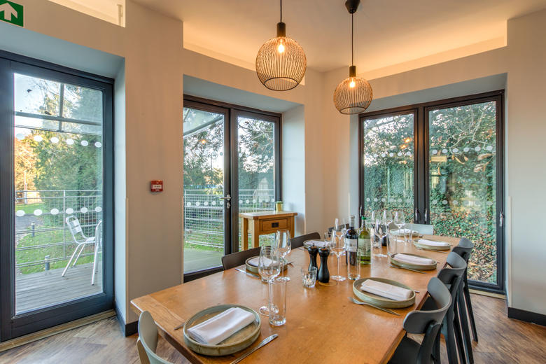 Cafe and Bar | The University Club